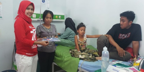 HUT RI ke 77, RS Arifin Nu'mang Bagikan Kado ke Pasien