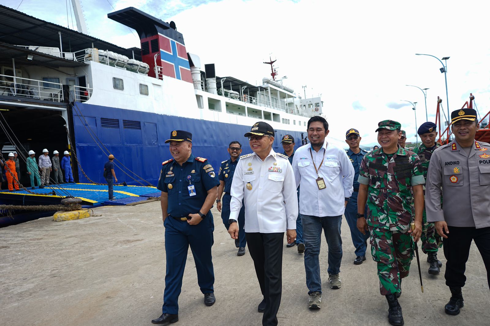 Taufan Pawe Pantau Fasilitas di Pelabuhan Nusantara di Masa Arus Balik Lebaran 1444 H