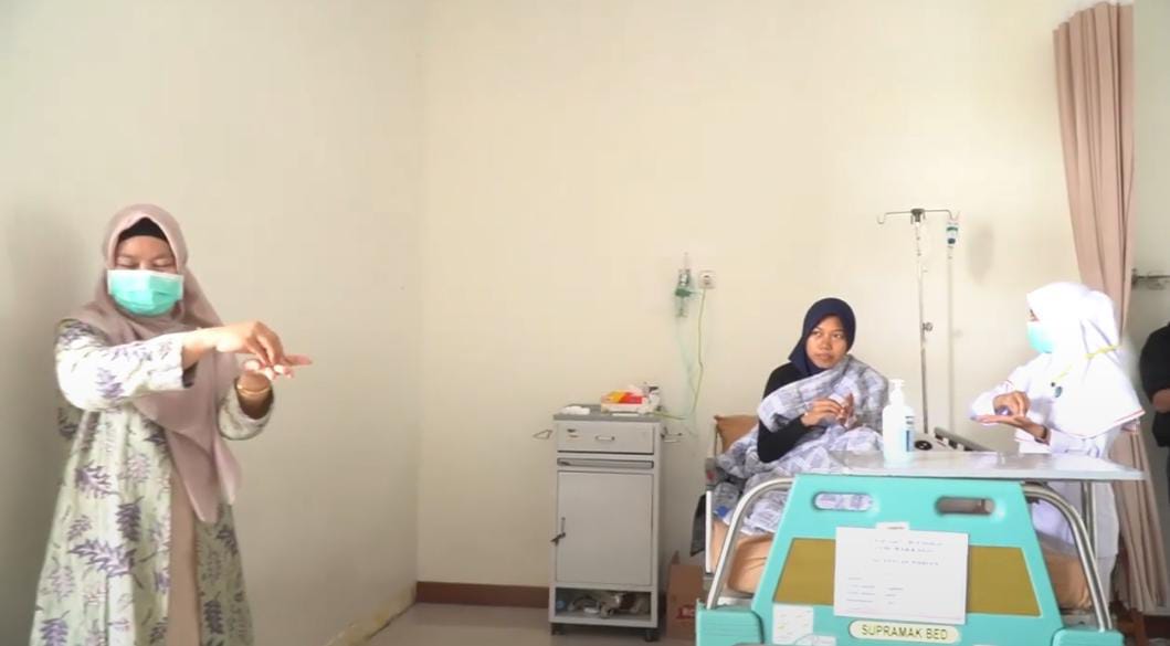 Cegah Penularan Penyakit, Komite PPI-RSUD Andi Makkasau Edukasi Keluarga Pasien Mencuci Tangan ...