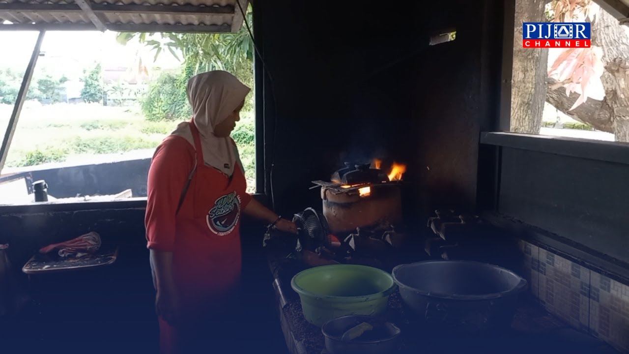 VIDEO : Begini Proses Pembuatan Kue Dange dan Surabeng di Segeri Pangkep